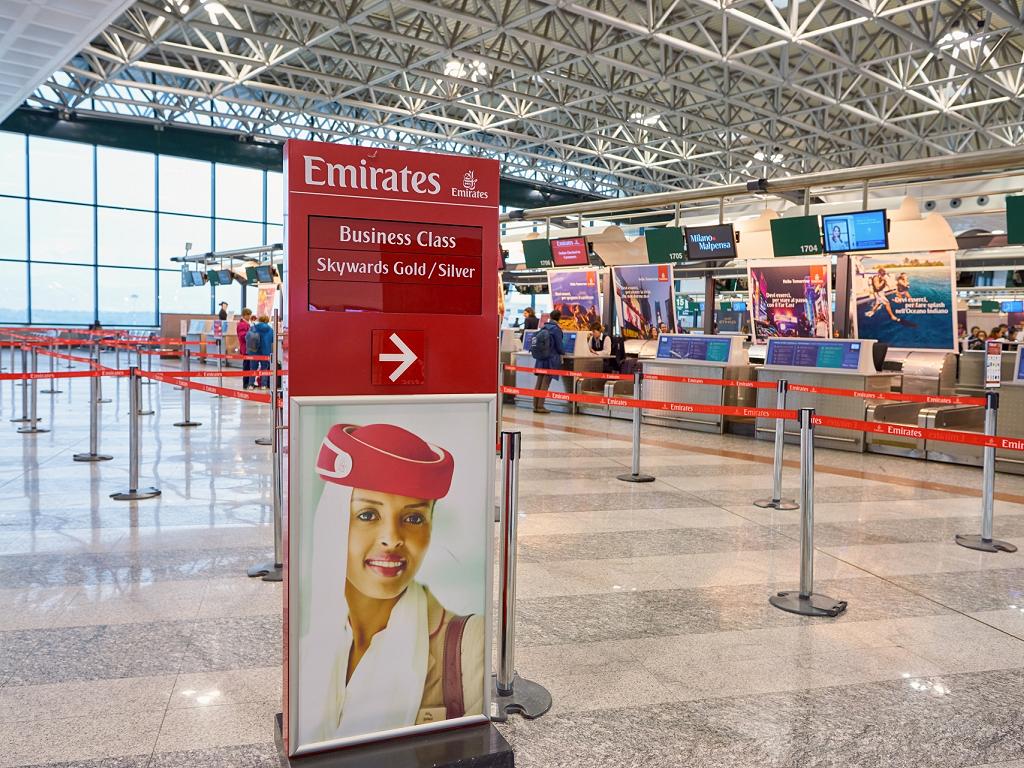 Emirates Check In mit wichtigen Informationen und Tipps für Passagiere